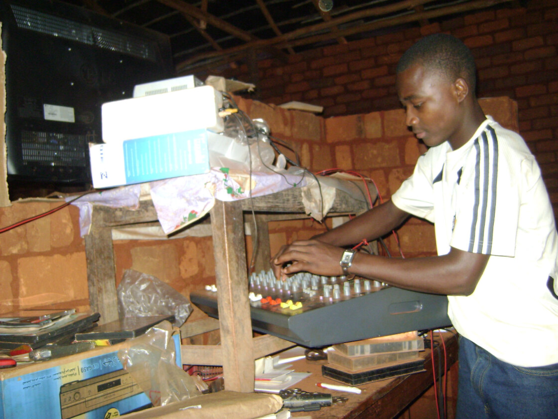 2009 - Baruani Ndume (16), Tanzania - KidsRights Foundation